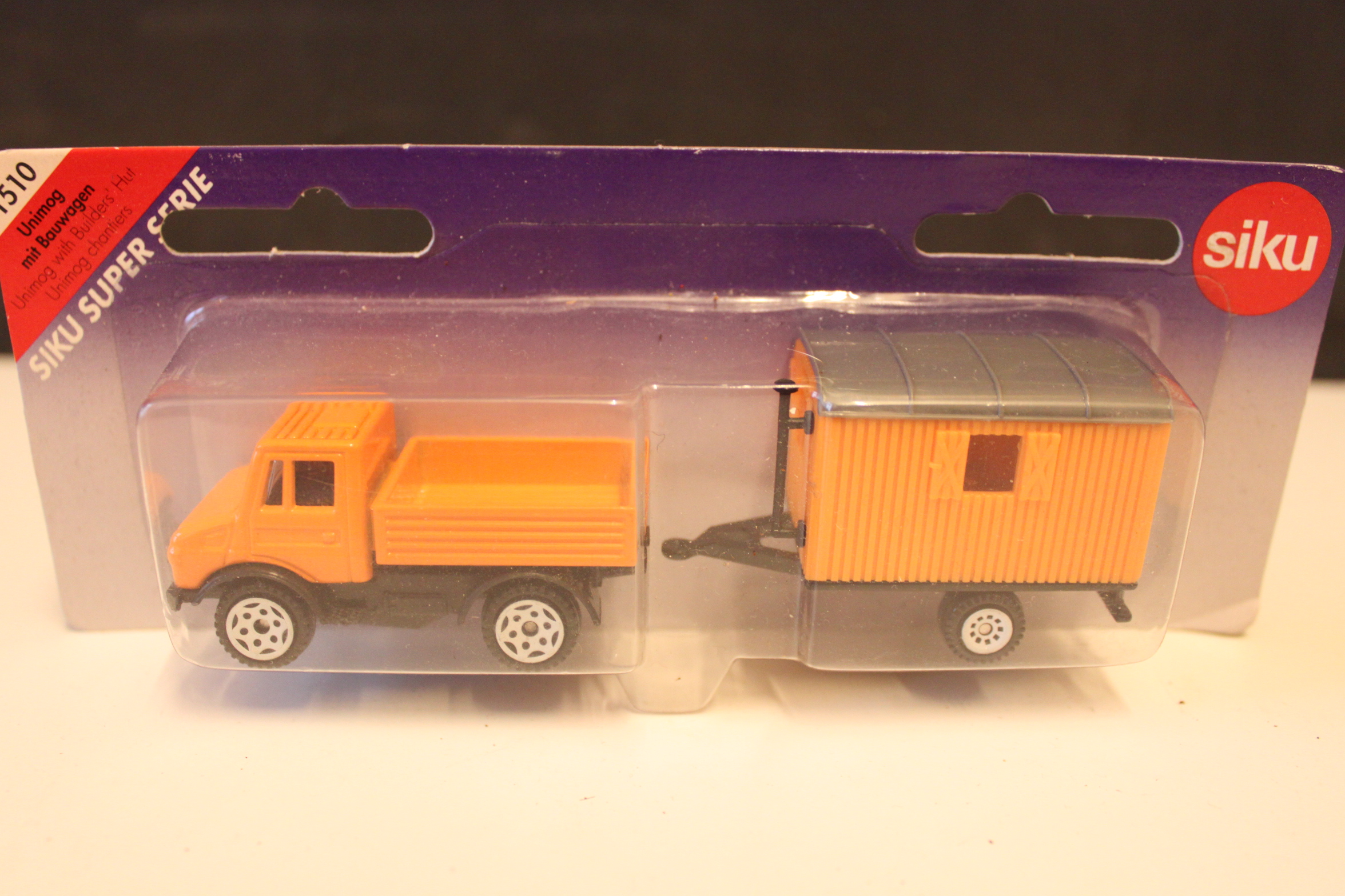 Unimog U1500 with Builders Hut | Model Vehicle Sets | hobbyDB