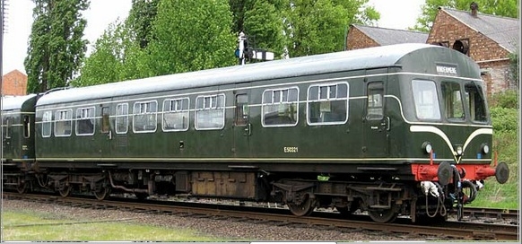 Class 101 2 Car DMU BR Green with Speed Whiskers | Model Train Sets ...