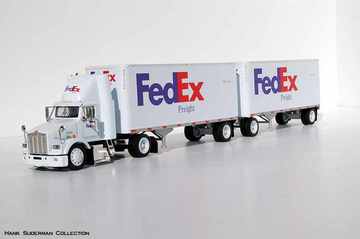 FedEx Freight/Kenworth | Model Vehicle Sets | hobbyDB